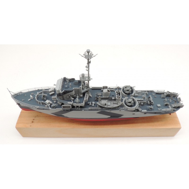 Admirable class minesweeper