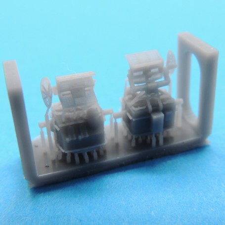 Mk.37 gun director with cupola and Mk.12 & Mk.22 antennas (x2)