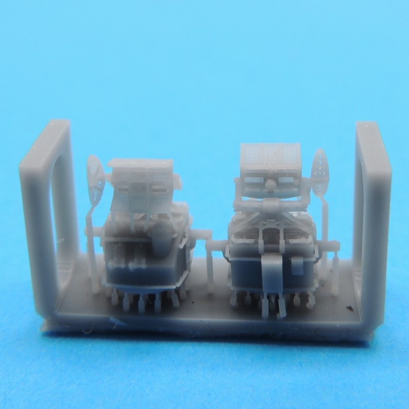 Mk.37 gun director with cupola and Mk.12 & Mk.22 antennas (x2)