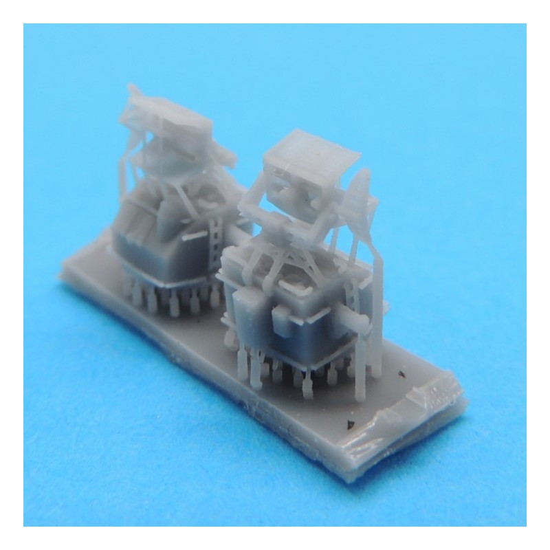 Mk.37 gun director with cupola and Mk.12 & Mk.22 antennas (x2)