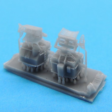 Mk.37 gun director with cupola and Mk.12 & Mk.22 antennas (x2)