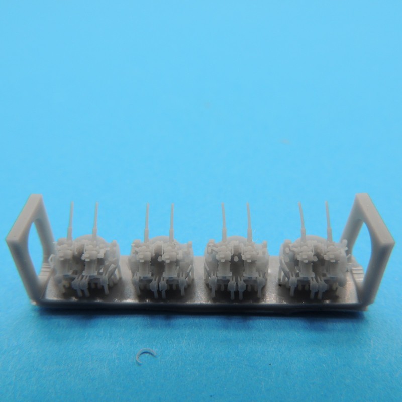 Mk.33 3" automatic twin gun (x4)