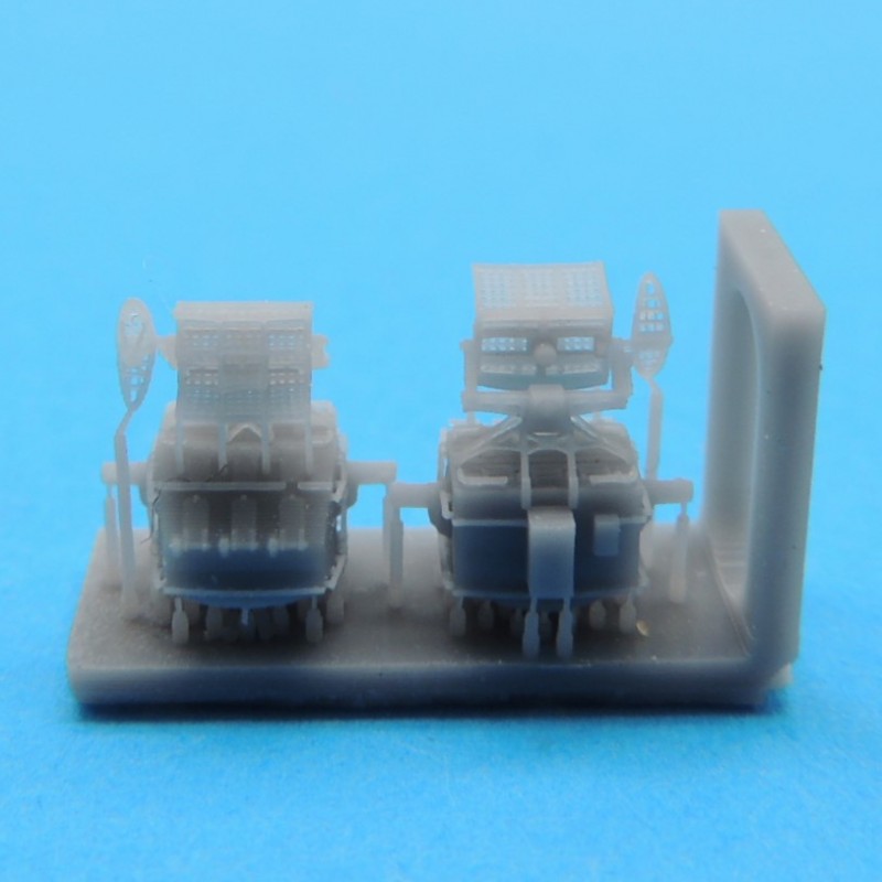 Mk.37 gun director with Mk.12 & 22 antennas (x2)