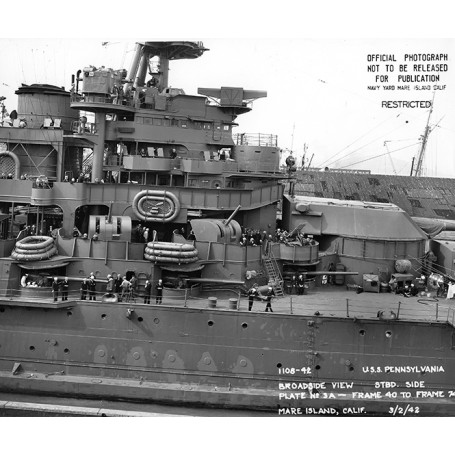 5in./25 Mk.19 gun on semi enclosed mount (x4)