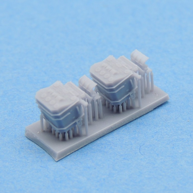 Mark 33 gun director, closed top with Mark 4 antenna (x2)