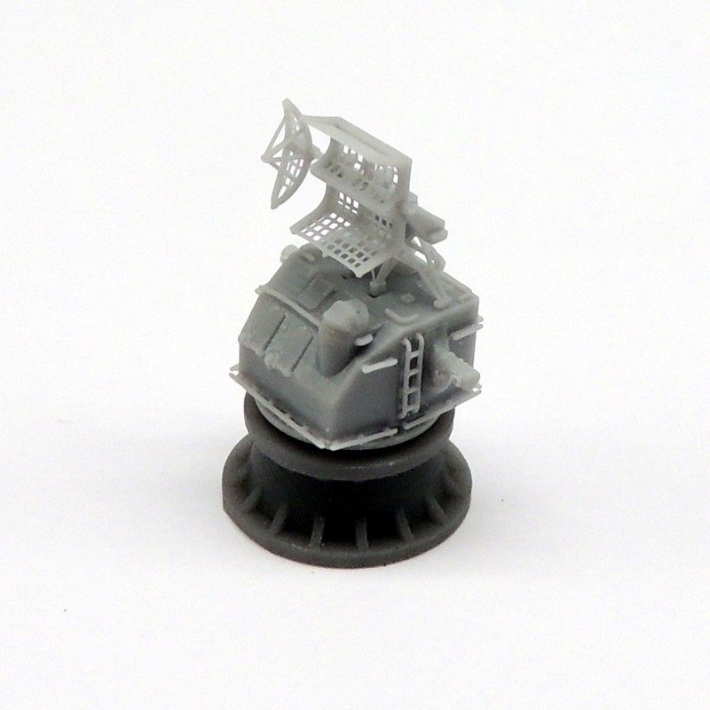 Mk.37 gun director with cupola and Mk.12 & Mk.22 antennas (x2)