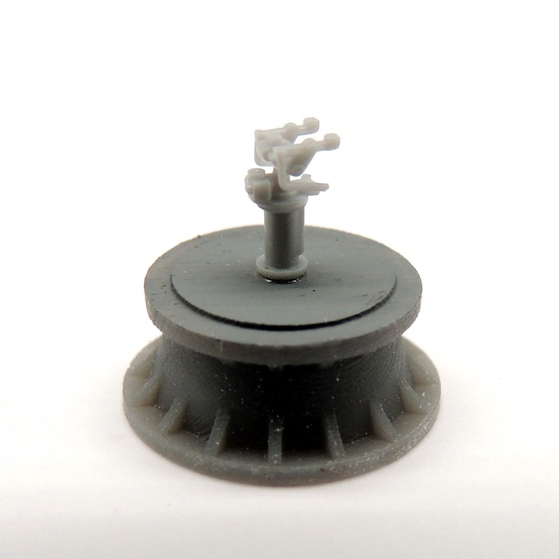 Mk.51 gun director with Mk.14 gunsight (x8)